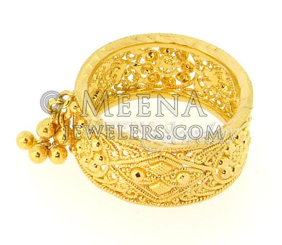 22 Kt Gold Ladies Ring - RiLg211 - 22KT Gold Ladies ring with dangling ...