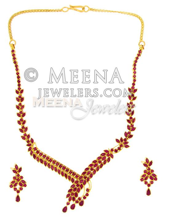 22 Kt Gold Ruby Set - StPs429 - 22 Kt Gold three-piece Ruby set with ...