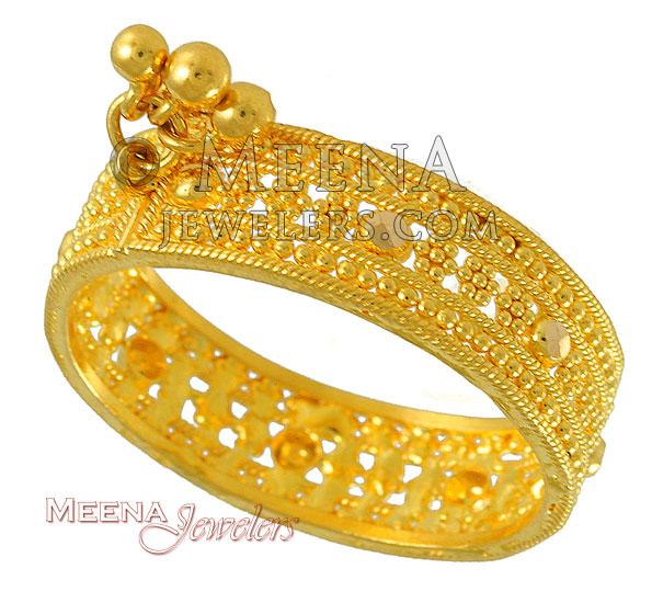 22Kt Ring with Dangling - RiLg3677 - 22Kt Gold Ladies Ring with ...