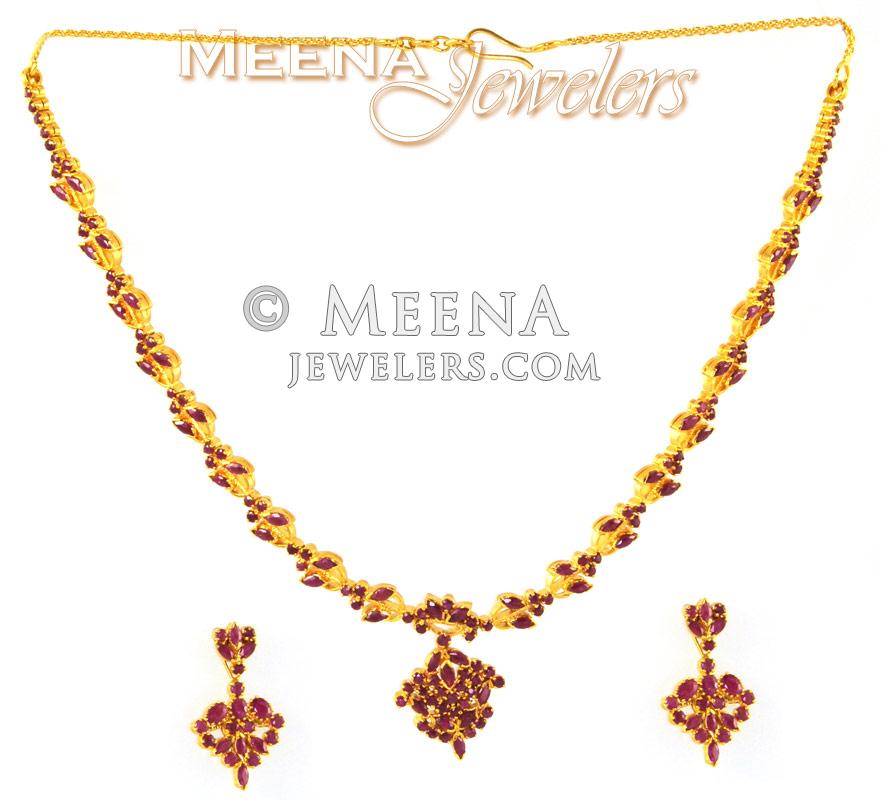22 Kt Gold Ruby Set - StPs1537 - 22 Kt Gold three-piece Ruby set with ...