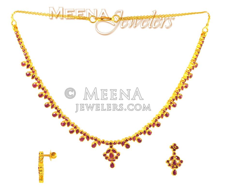 22 Kt Gold Ruby Set - StPs1539 - 22 Kt Gold three-piece Ruby set with ...