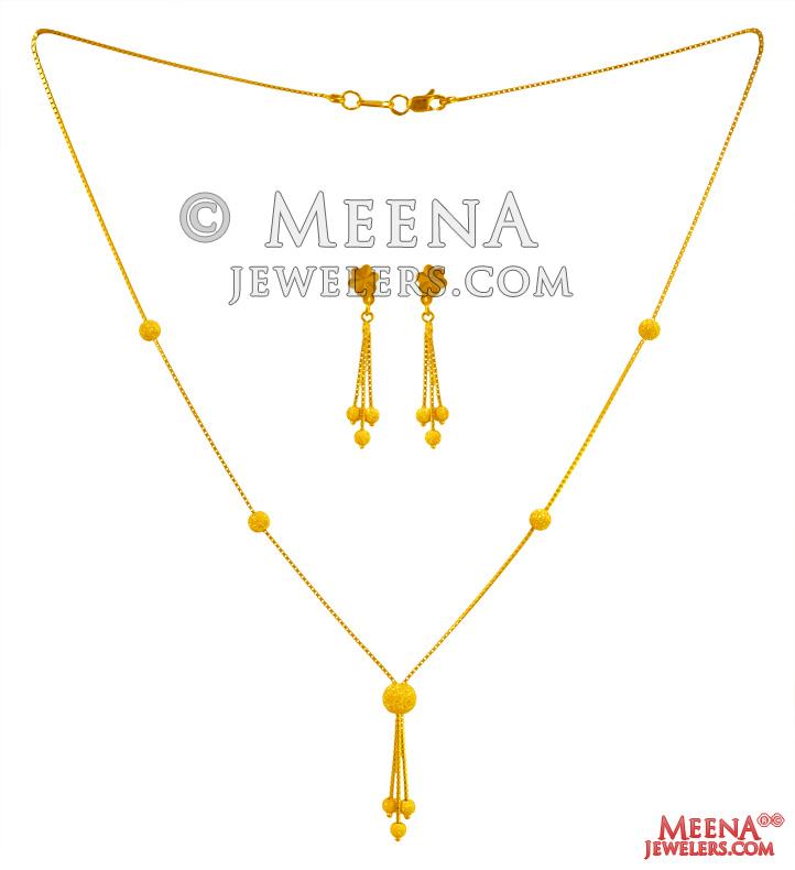 22k Gold Dokia Set - StLs27427 - 22K Gold necklace and earring set. The ...
