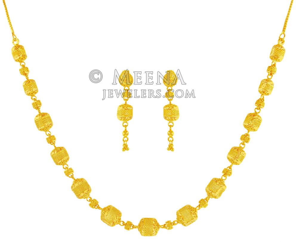 22Kt Gold Necklace Set - StGo19671 - 22Kt Gold necklace set is designed ...